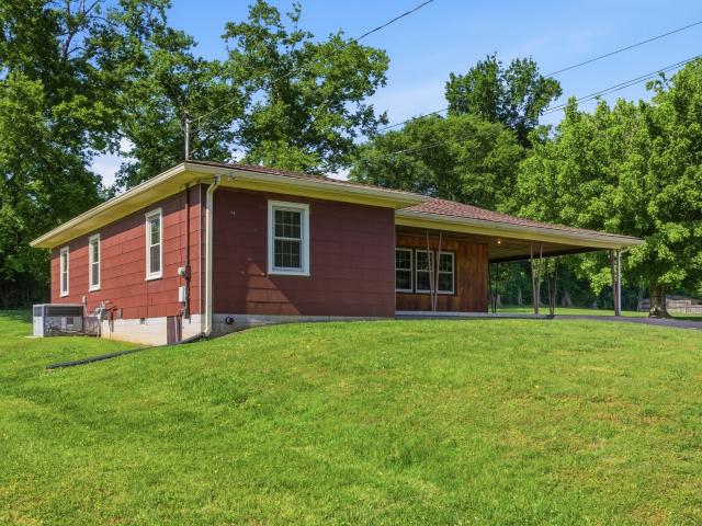 131 Greenwood Acres Dr