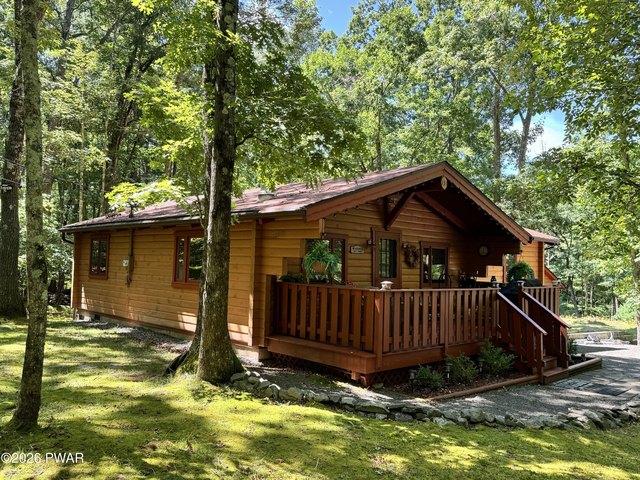 131 Deer Park Ln, Hawley, PA 18428