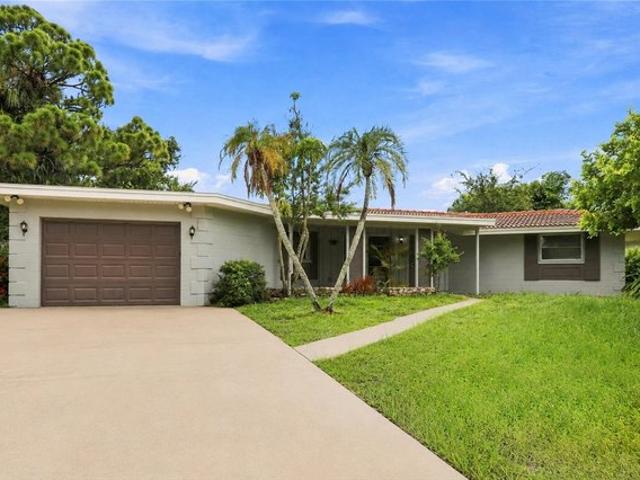 131 Degas Dr, Nokomis, FL 34275