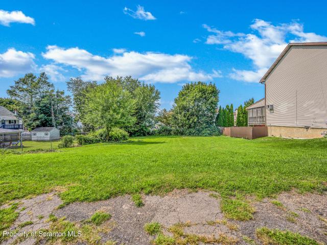 131 E 133 Elm Street