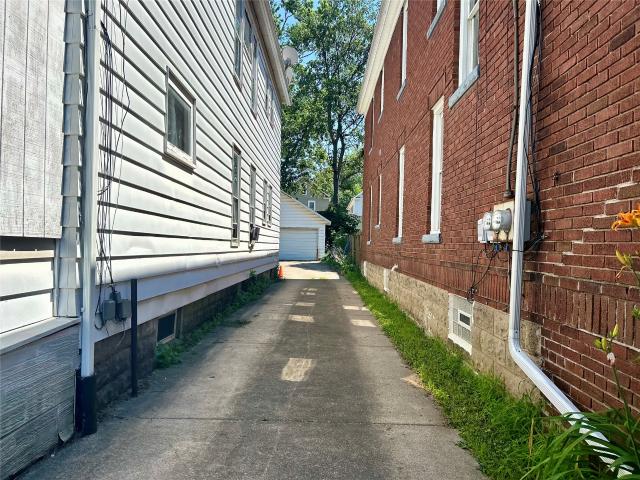 131 E 30TH Street