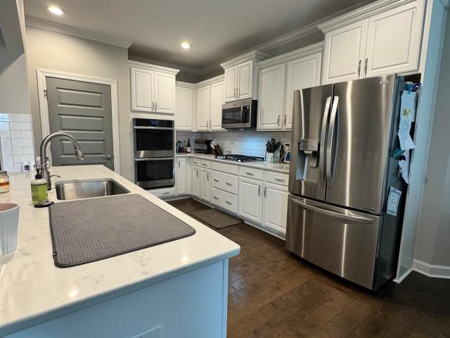 131 E Wellesley Drive