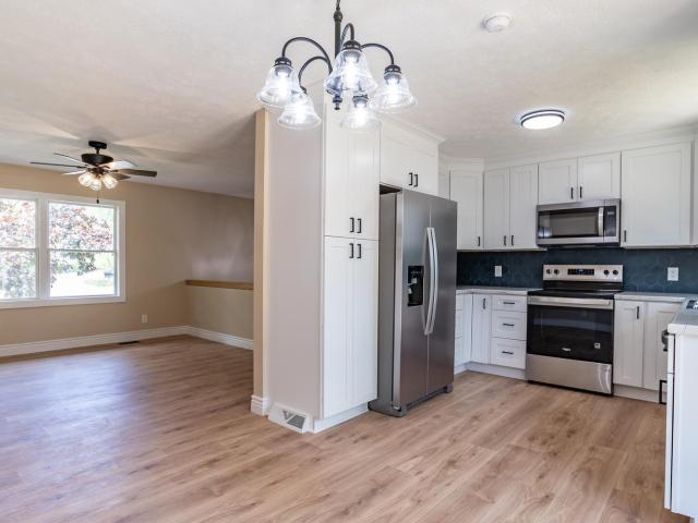 131 E Cooper Court