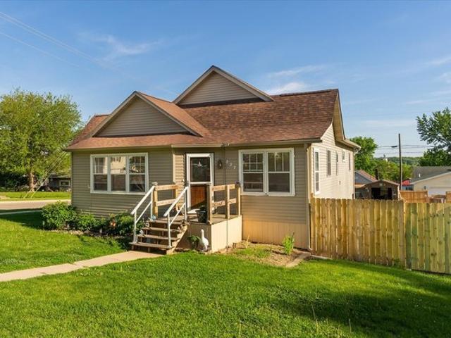 131 E Iowa St, Spring Valley, IL 61362