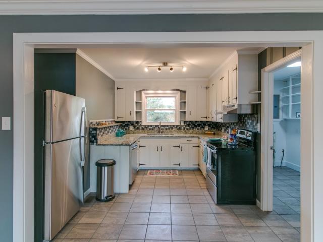 131 E Lake St