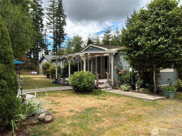 131 E Midnight Ct, Allyn, WA 98524