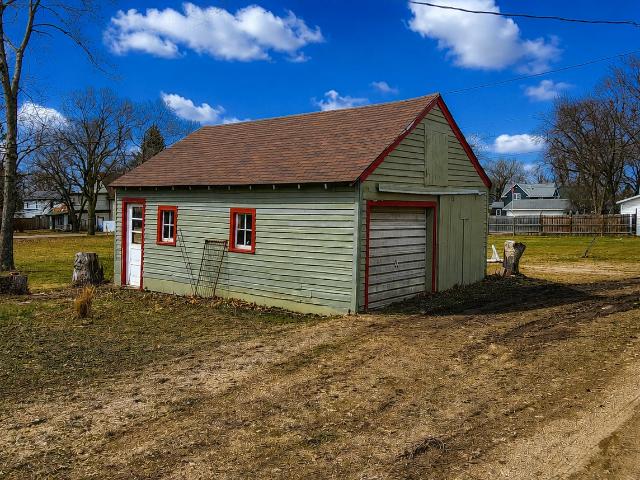131 E Schlieman Avenue