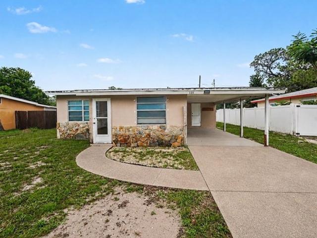 131 Emerald Ln, Largo, FL 33771