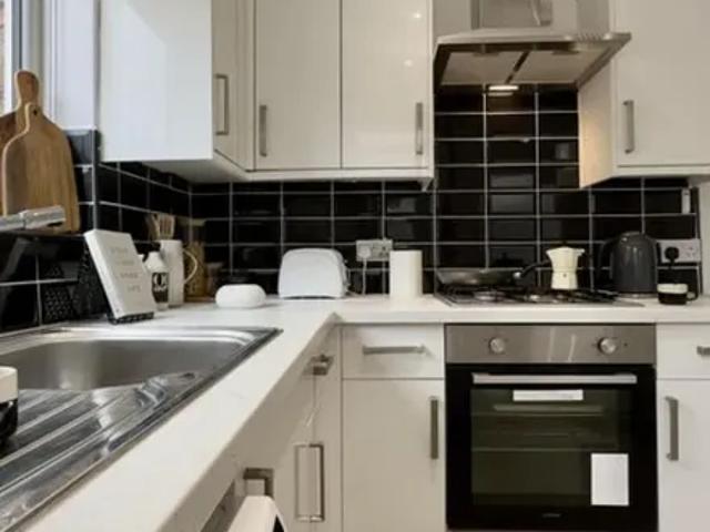 131 Empress Road, Liverpool, L7 8SF, United Kingdom | 4 bed townhouse for rent #143148139 | Rentberry