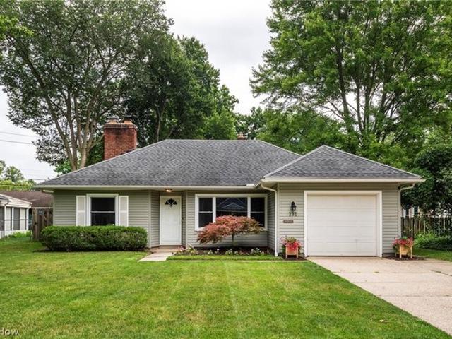 131 Edgewood Dr, Berea, OH 44017
