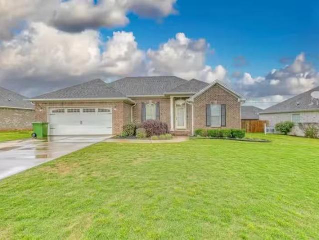 131 FOX LOOP, MUSCLE SHOALS, AL 35661 Single Family Residence.