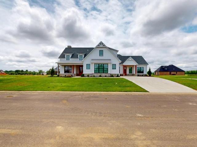 131 Kensington Cv, Dyersburg, TN 38024