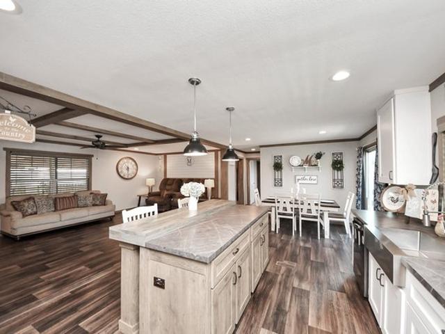 131 Kiowa Ct, Rosharon, TX 77583