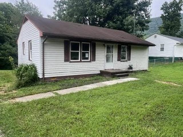 131 Howard Ave, Harriman, TN 37748