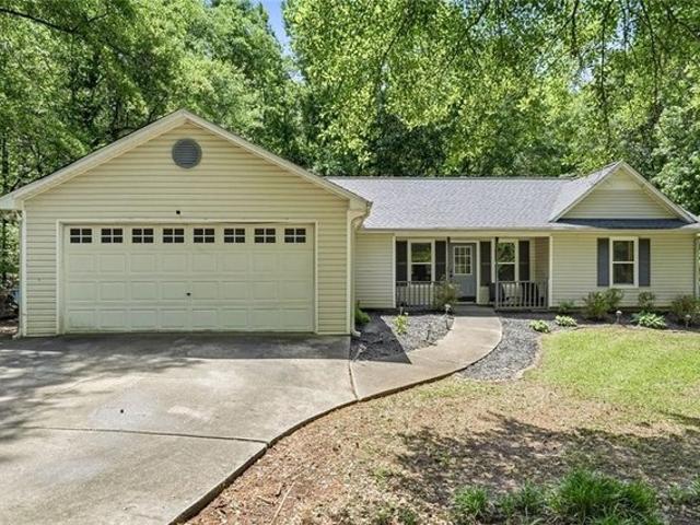 131 Homestead Way, Locust Grove, GA 30248