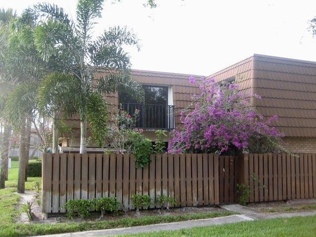 131 Heritage Way Lks Unit Sandalwood, West Palm Beach, FL 33407