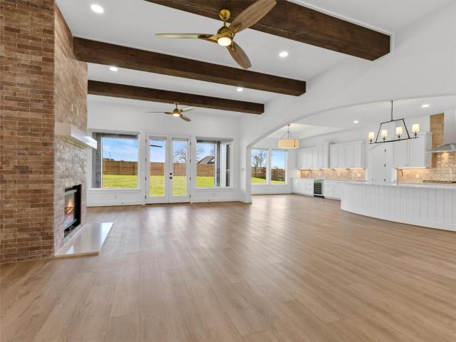 131 Hydrangea Dr, Smithville, TX