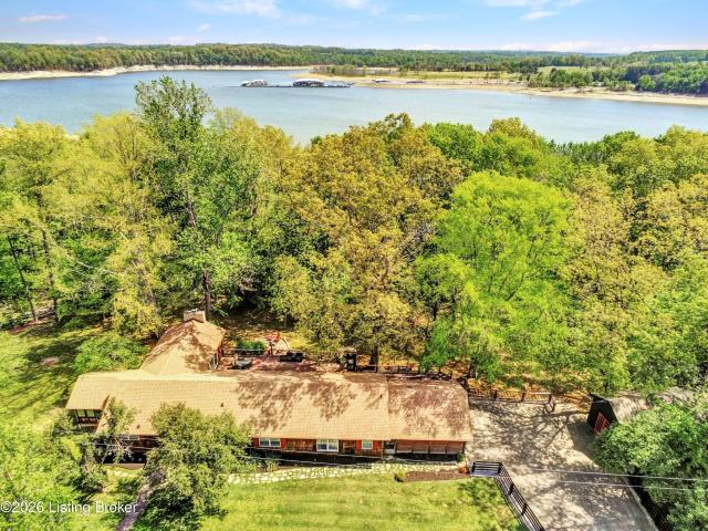 131 Lakeside Dr