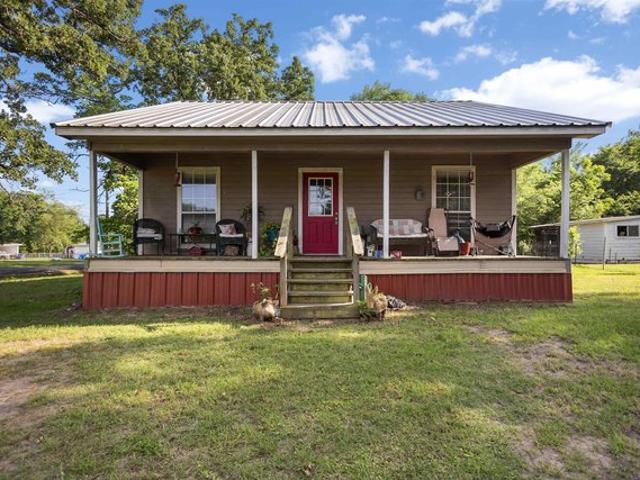 131 Lewis St, Grand Saline, TX 75140