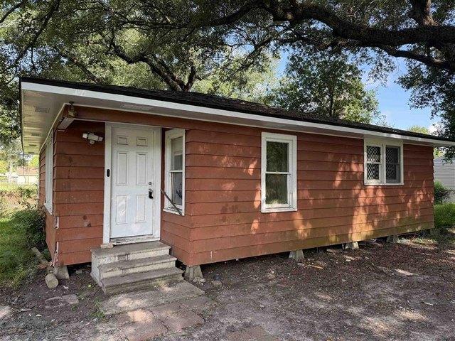 131 Leora St, Sulphur, LA 70663