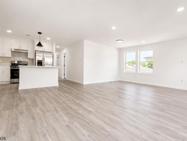 131 Lindsley Pl