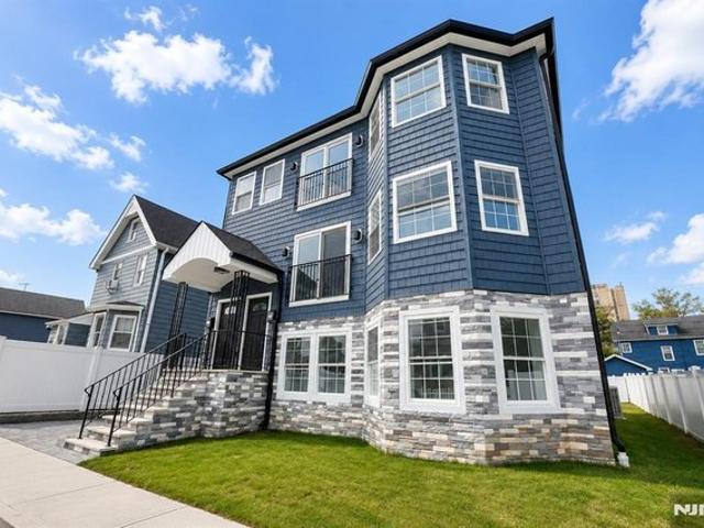 131 Lindsley Pl, East Orange, NJ 07018