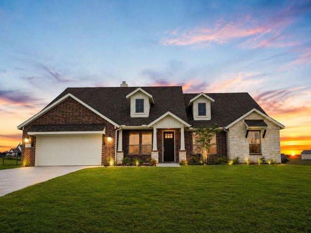 131 Llanos Dr, Decatur, TX 76234