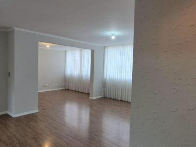 “131 m² no Água Verde/Centro | 2 suítes | 1 quarto | 2 vagas paralelas | Próx. Shopping Curitiba”