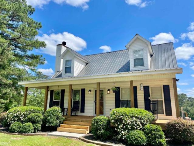 131 Mountain Valley Rd, Woodland, GA 31836