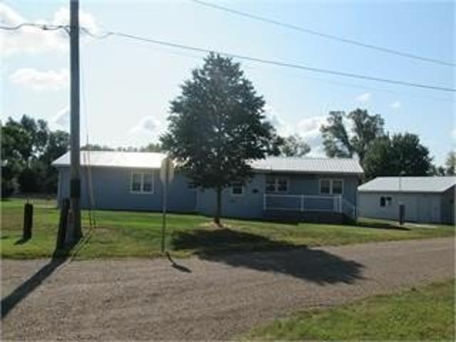 131 Main St, Fruitland, IA 52749