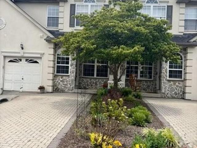 131 Meadow View Ln, Lansdale, PA 19446