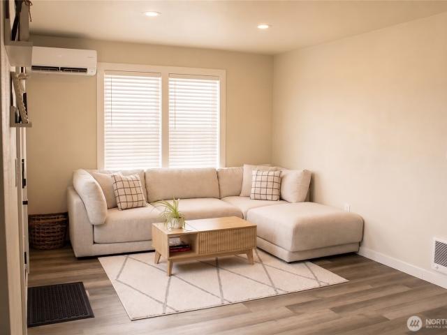 131 N 4th Street