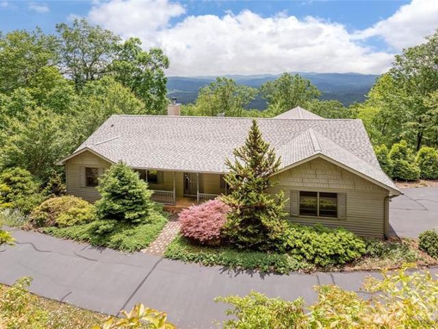131 N Forge Crest Dr, Mills River, NC 28759