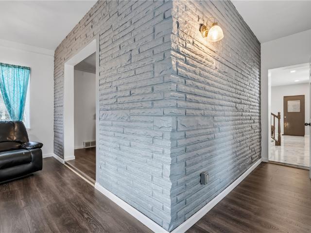 131 S 7th St