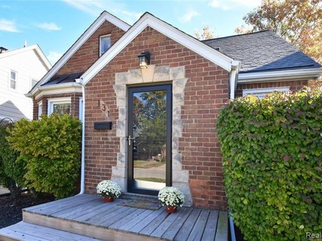 131 S Dorchester Ave, Royal Oak, MI 48067