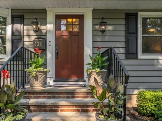 131 S Highwood Ave