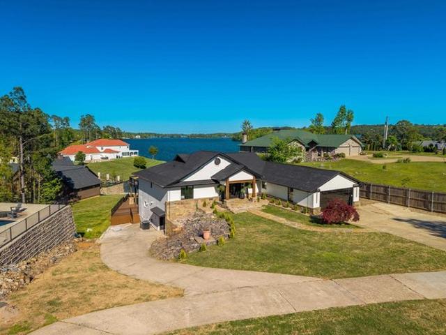 131 S Lakeland Pt, Hot Springs, AR 71913
