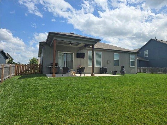 131 SE Briar Valley Ln, Blue Springs, MO 64064
