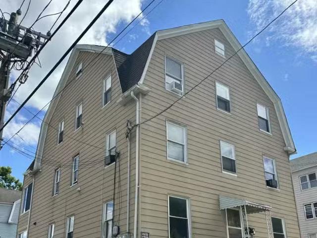 131 SUNNYSIDE AVE, WATERBURY, CT 06708 Multi Family For Sale.