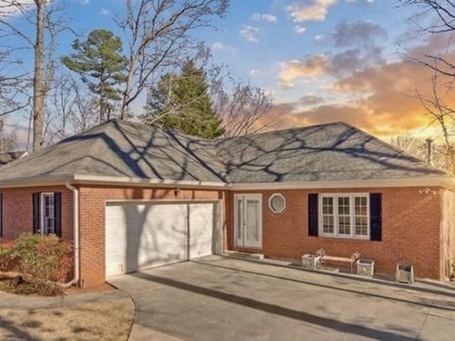 131 Sunrise Dr, Lavonia, GA 30553