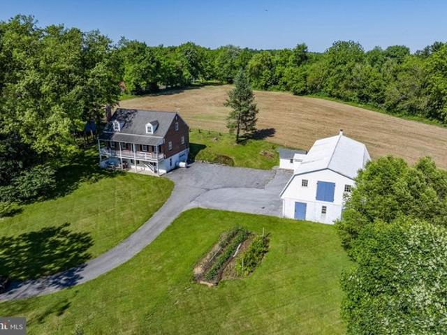 131 Pinetown Rd, Leola, PA 17540