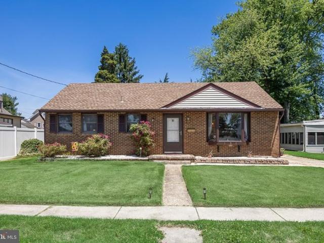 131 Walnut Ave, Bellmawr, NJ 08031