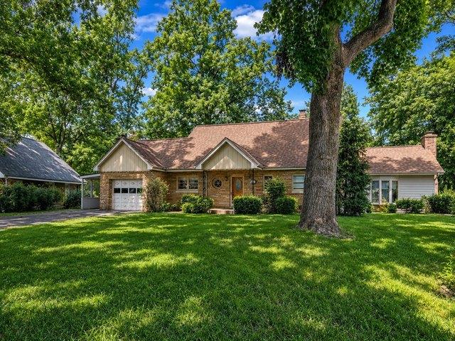 131 Westchester Ct, Chesterton, IN 46304