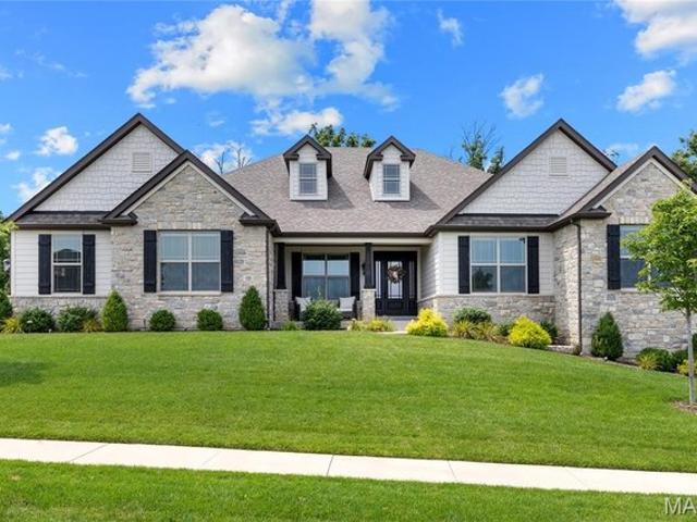 131 Westleigh Manor Dr, O'Fallon, MO 63385