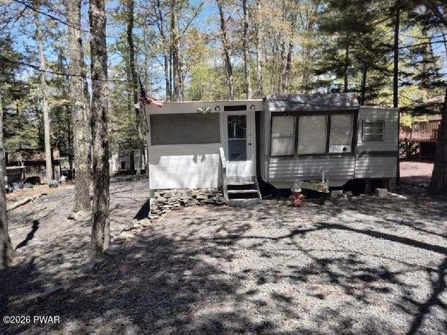131 Village Dr W, Milford, PA 18337