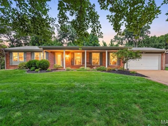 13247 Delft Dr, Saint Louis, MO 63146