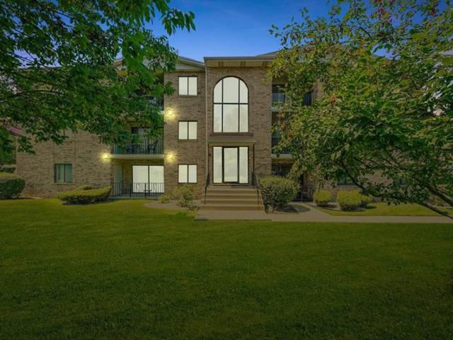 13248 W Circle Drive Pkwy Apt 405, Crestwood, IL 60418