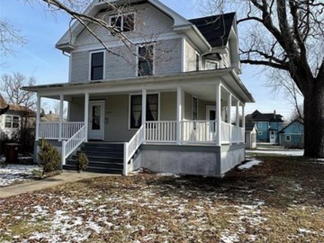 1324 Main St, Grinnell, IA 50112