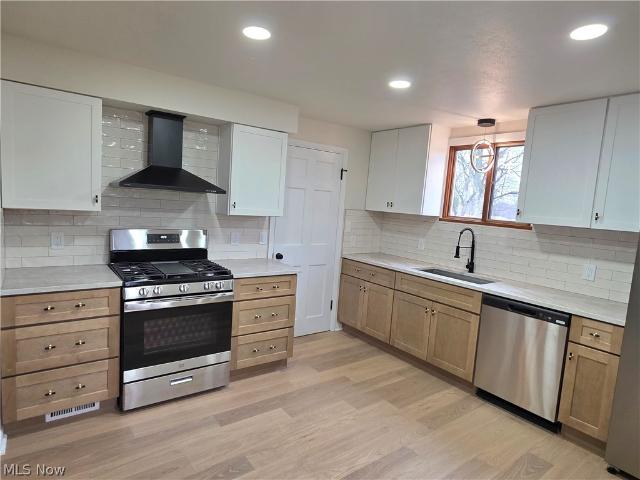 1324 Mapleview Drive