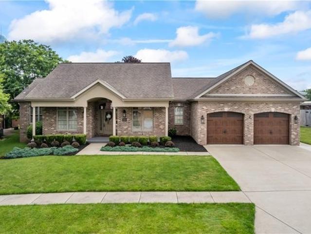 1324 Overlook Dr, Weirton, WV 26062
